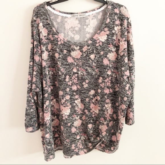 Absolutely Famous | Tops | Absolutely Famous Plus Size Floral Top ...